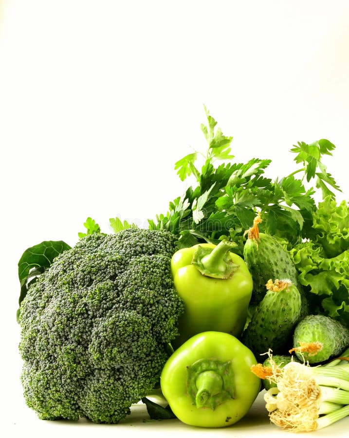 Varie Verdure Verdi Isolate Su Fondo Bianco Zucchini, Fagiolini ...