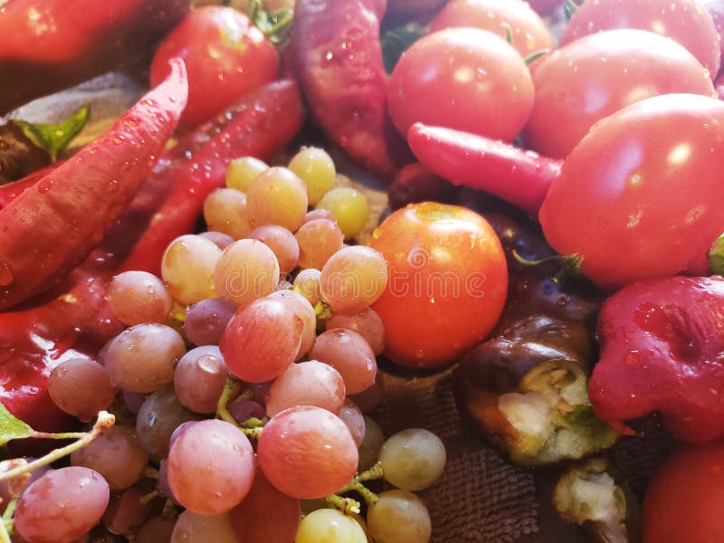 Variedad De Verduras Y Frutas Rojas Sanas Imagen de archivo - Imagen de ...