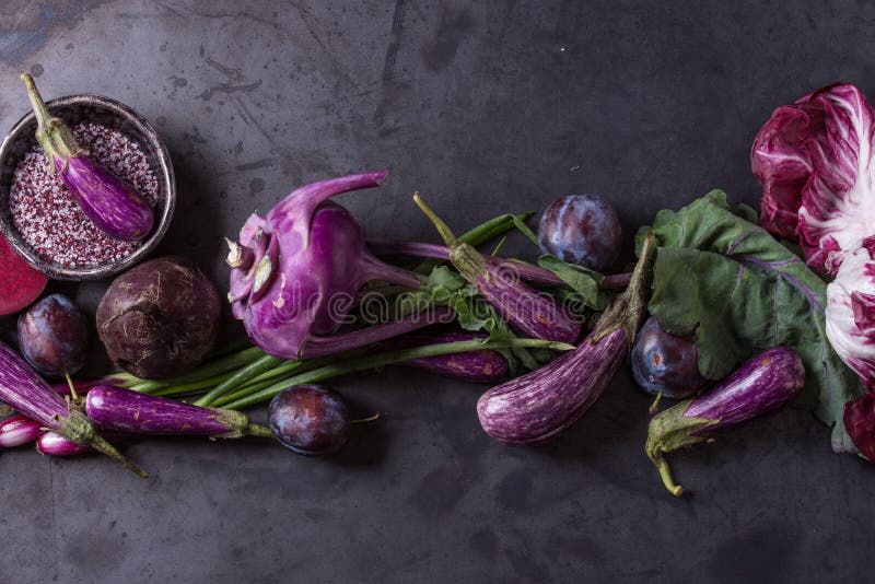 Variedade De Vegetais Roxos Foto de Stock - Imagem de verde, alimento ...