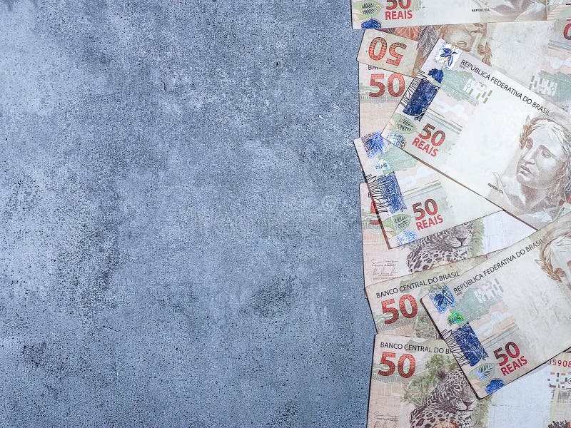 Varios Billetes De 50 Reales De Brasil Imagen de archivo - Imagen de ...