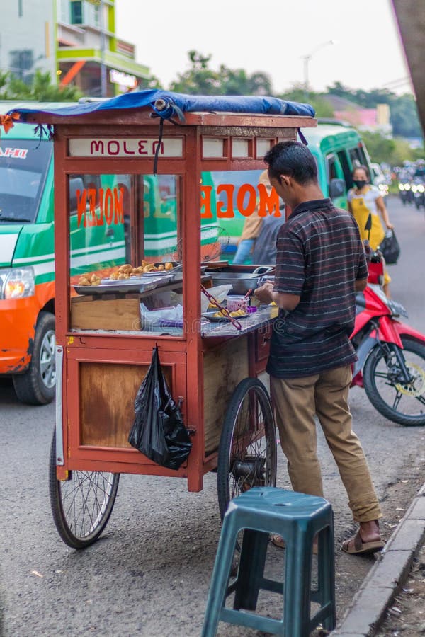Molen Fried Food Vendors Who Sell on the Side of the Road. Editorial ...