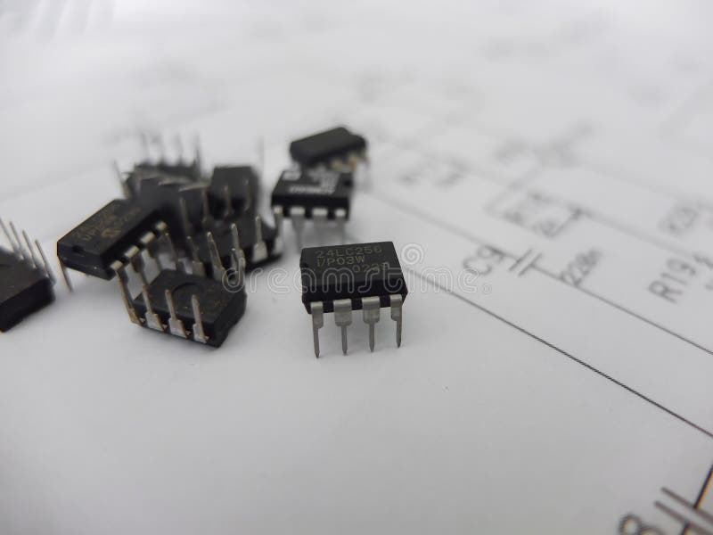 Various Integrated Circuits, Microcontrollers in DIP SOIC TQFP Packages ...