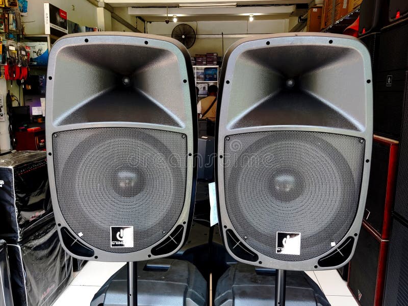 One Pair of Speakers Sold in Audio Shops Editorial Photography - Image ...