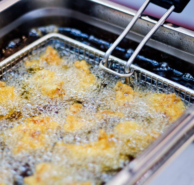 Matolja. Stänk Isolerat På Vitt. Med Beskärningsmask Fotografering för ...