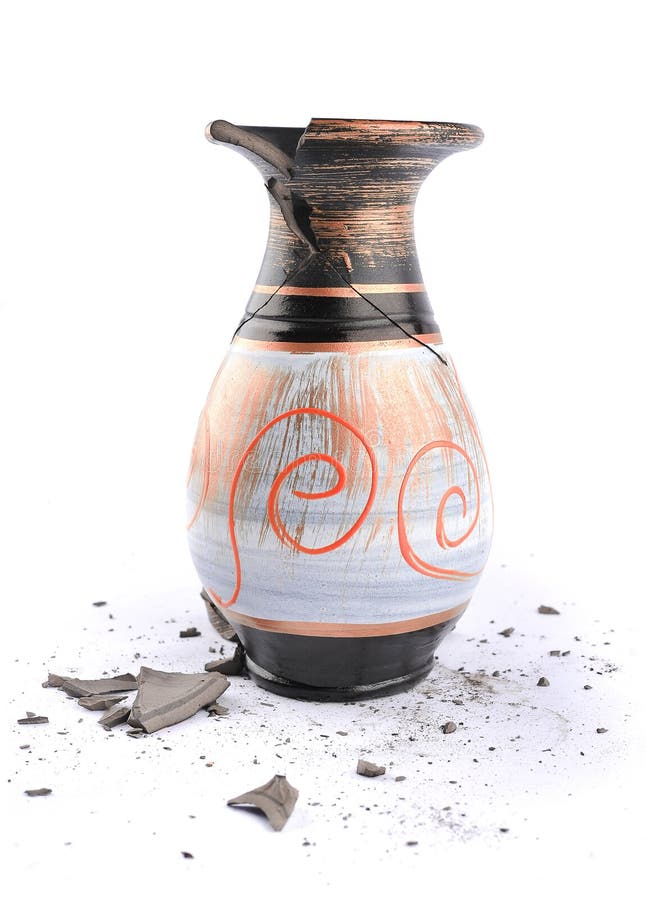 Vase cassé image stock. Image du criqué, accident, tombé - 26118705