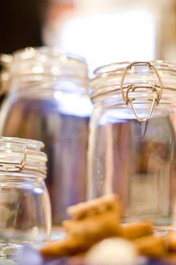 Barattoli vuoti immagine stock. Immagine di culinario - 4023185