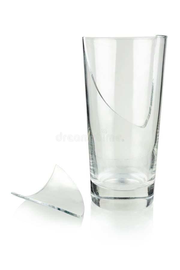 Vaso De Cristal Roto Sobre Fondo Blanco Imagen de archivo - Imagen de ...