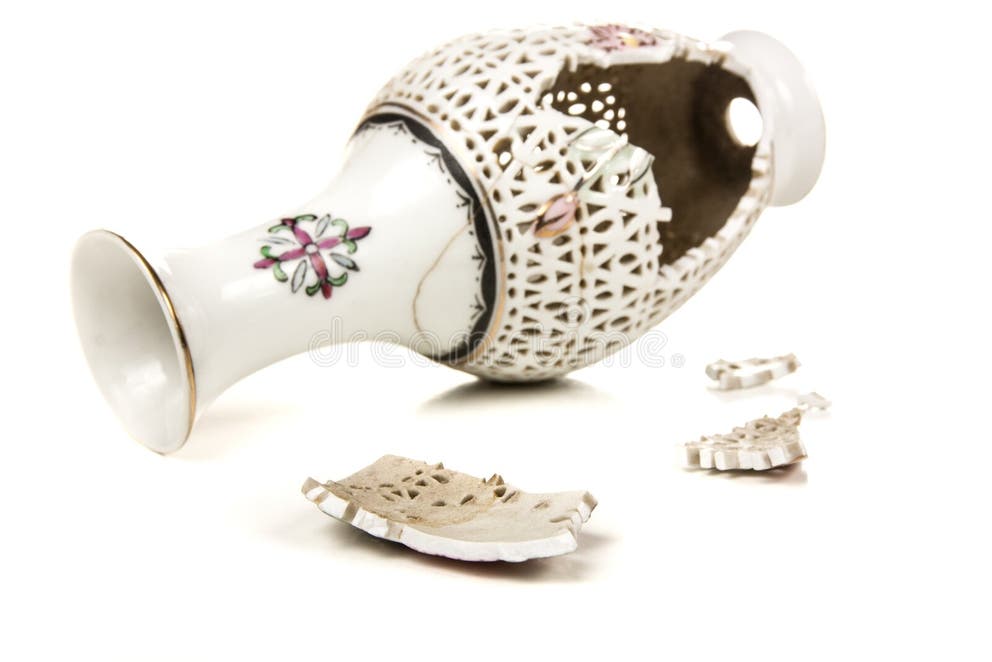 Vaso rotto fotografia stock. Immagine di ornamenti, medioevale - 26035830