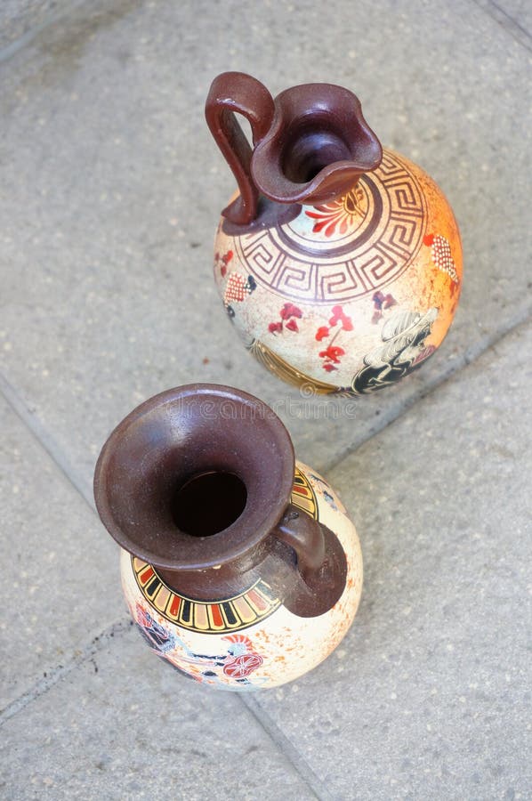 Vasos gregos cerâmicos foto de stock. Imagem de decorativo - 41813632