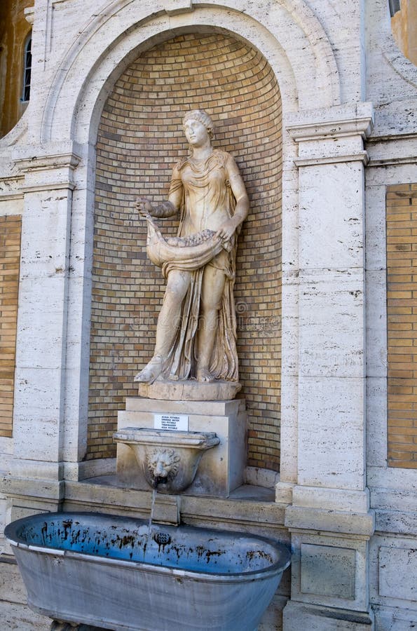 Vatican City Statue and Fountain Stock Photo - Image of historic, city ...