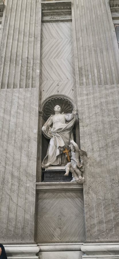 Vatican Museum with Ancient Masterpiece Statue Editorial Photo - Image ...