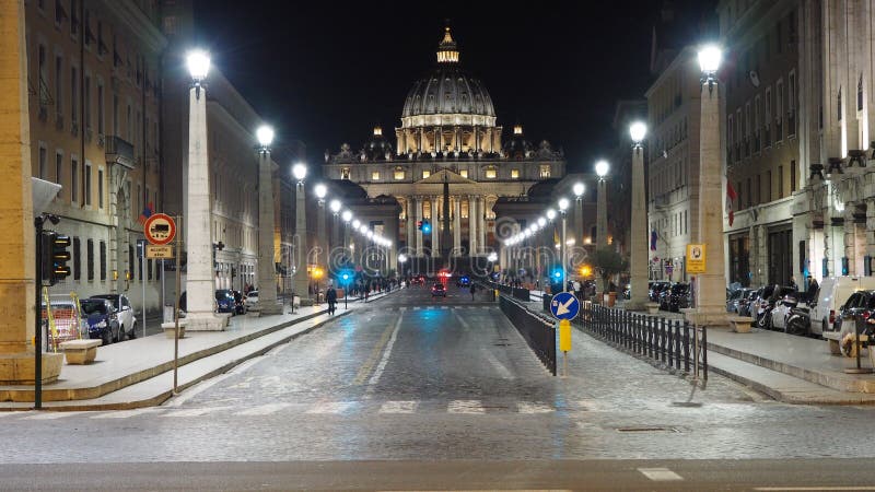 Vatican na noite fotografia editorial. Imagem de cidade - 110758522