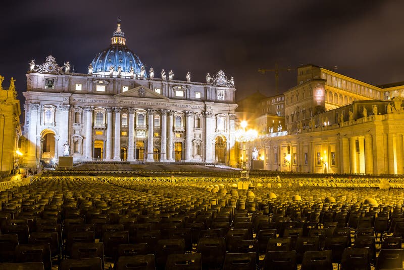 Vatican at night editorial stock image. Image of catholic - 190371239