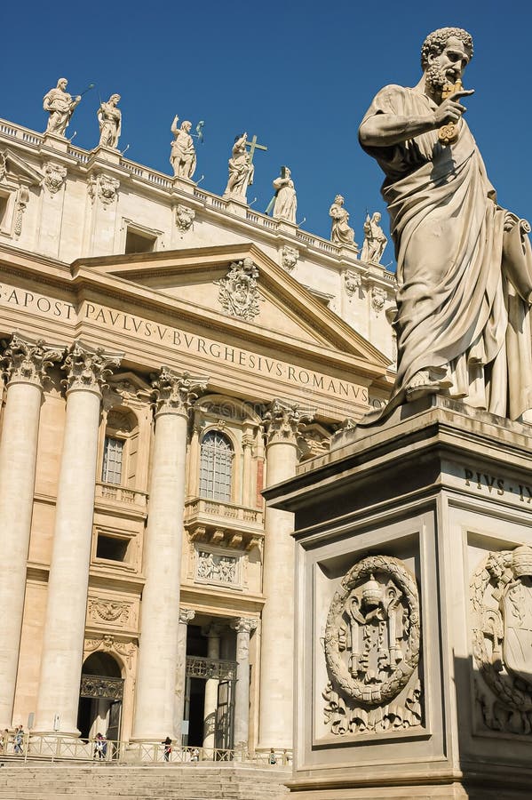 Vatican Saint Peter Facade and Saint Peter Statue Editorial Stock Photo ...