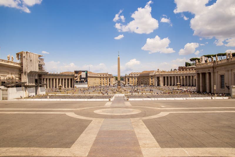 Vatican Square editorial stock image. Image of architecture - 35903344
