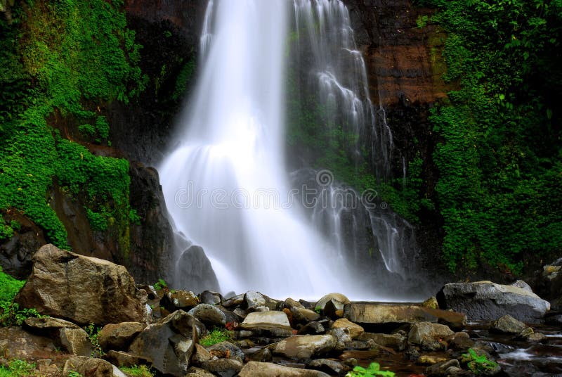 Vattenfall fotografering för bildbyråer. Bild av falla - 1592507