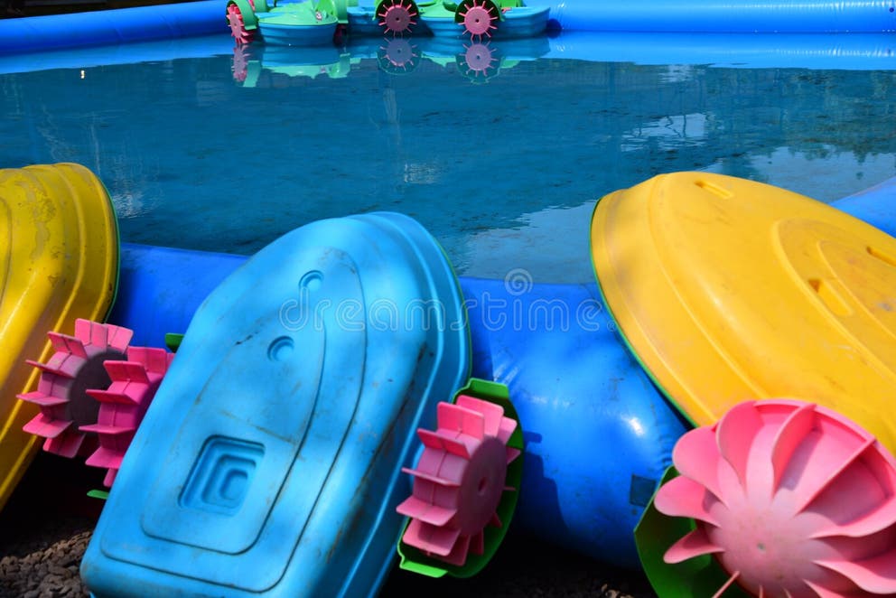 Vattenlek fotografering för bildbyråer. Bild av utställning - 95821147