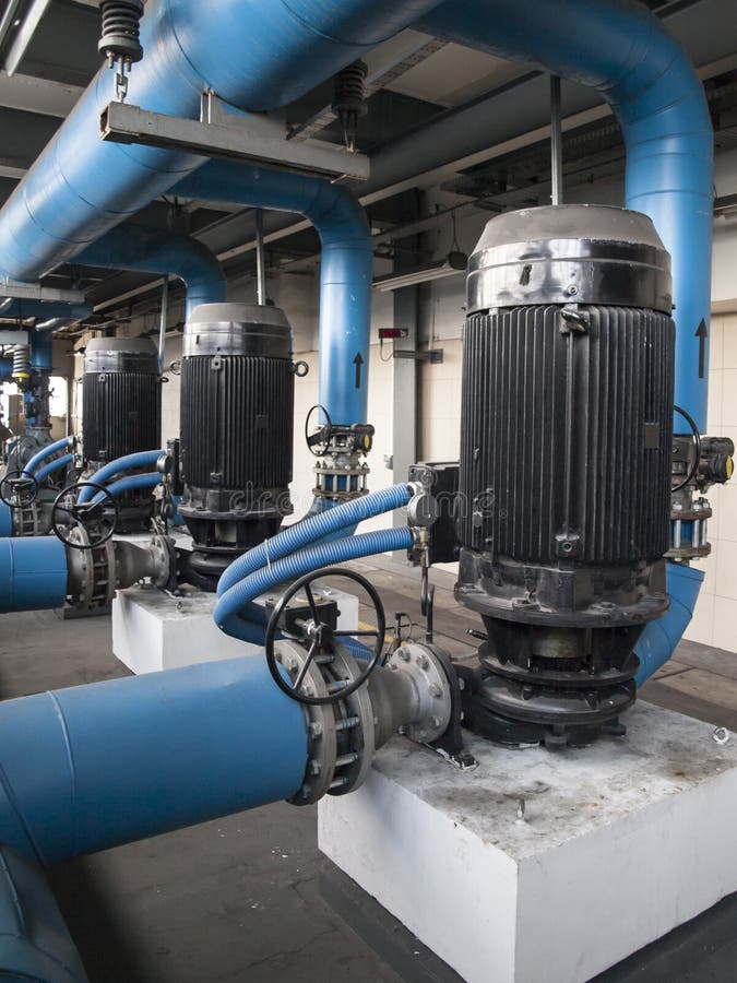 Flera Vattenpumpar Med Stora Motorer Fotografering för Bildbyråer ...