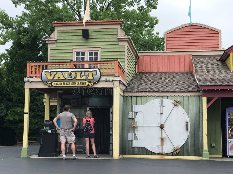 Vault Laser Maze Challenge at Carowinds in Charlotte, NC Editorial ...