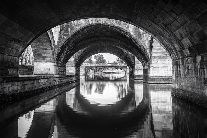 Vaulted Bridge Structure Creates Stunning Mirror Reflection Beneath in ...