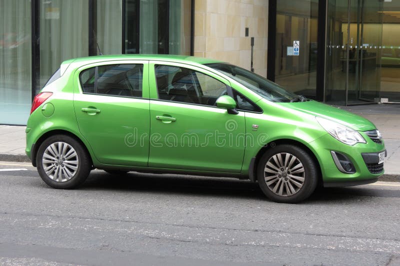 Vauxhall verde Astra fotografia editoriale. Immagine di veicolo - 58879986