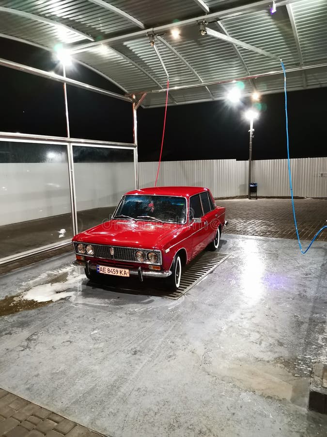 Vaz 2103 wash editorial photo. Image of vehicle, driving - 202444241