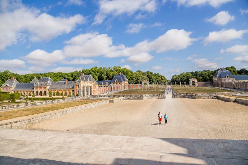 Vea El Estado Del Vaux-le-Vicomte De Los Pasos Del Edificio Principal ...