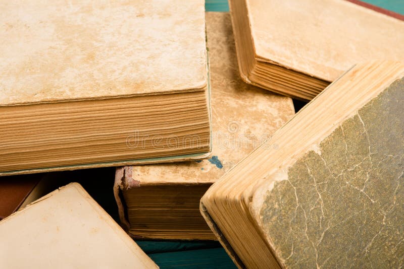 Vecchi E Libri O Libri Di Testo Usati Della Libro Con Copertina Rigida ...