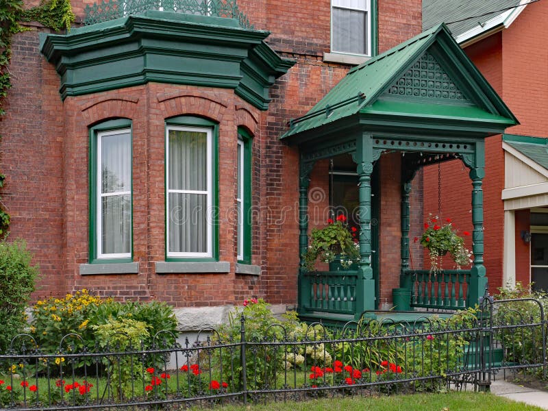 Vecchia Casa Con Mattoni a Vista Con Il Bovindo Fotografia Stock ...