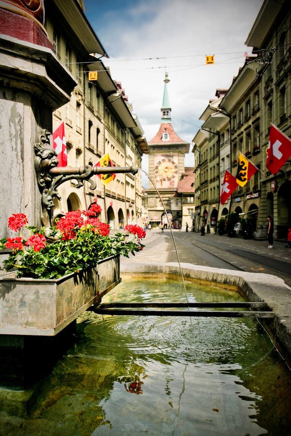 Vecchia città Berna fotografia stock. Immagine di antico - 15685496