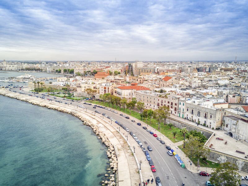 Vecchia Città Dal Mare, Bari, Puglia, Italia Immagine Stock - Immagine ...
