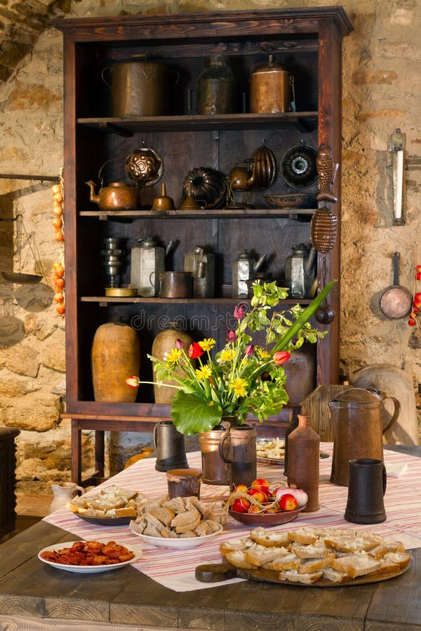 Vecchia Cucina Tradizionale Fotografia Stock - Immagine di domestico ...