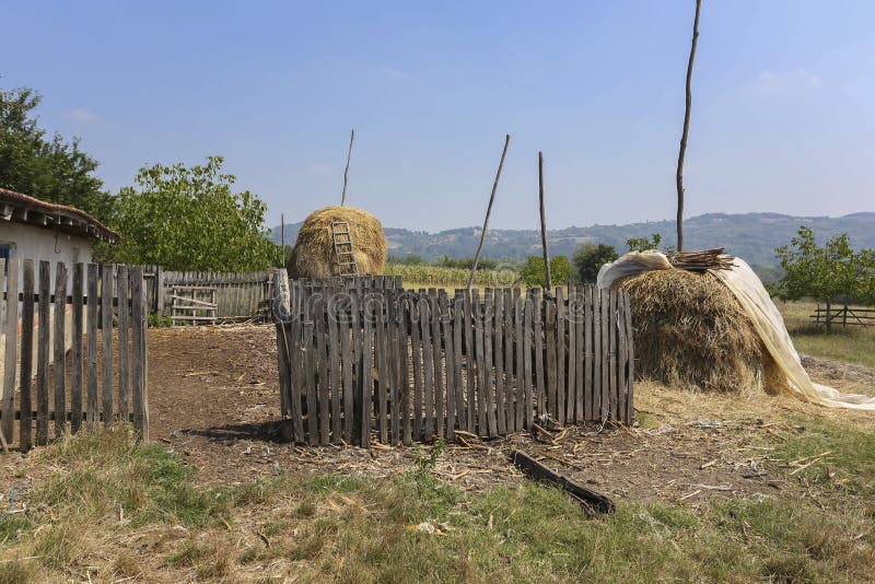 Vecchia Stalla Rurale Foto Stock - Download 287 Royalty Free Photos