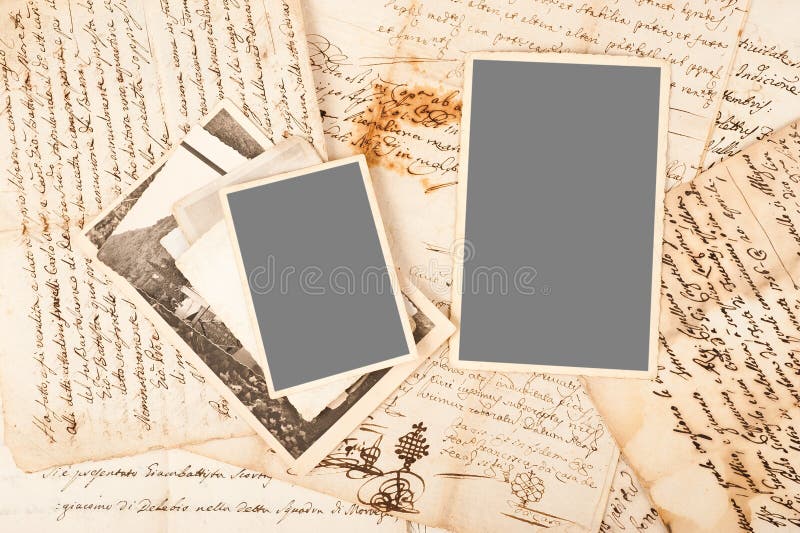 Vecchie lettere e foto immagine stock. Immagine di danneggiato - 29509085