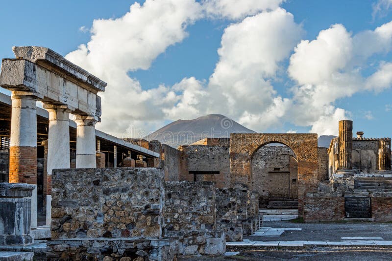 Vecchie Rovine a Pompei Italia Immagine Stock - Immagine di fortezza ...