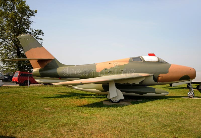 Combattente Di Jet Militare Durante Il Volo Immagine Stock - Immagine ...