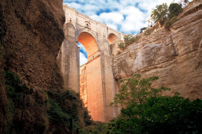 Vecchio Ponte in Città Di Ronda in Andalusia, Spagna Fotografia Stock ...
