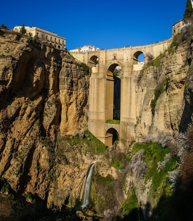 Vecchio Ponte a Ronda, Andalusia, Spagna Fotografia Stock - Immagine di ...