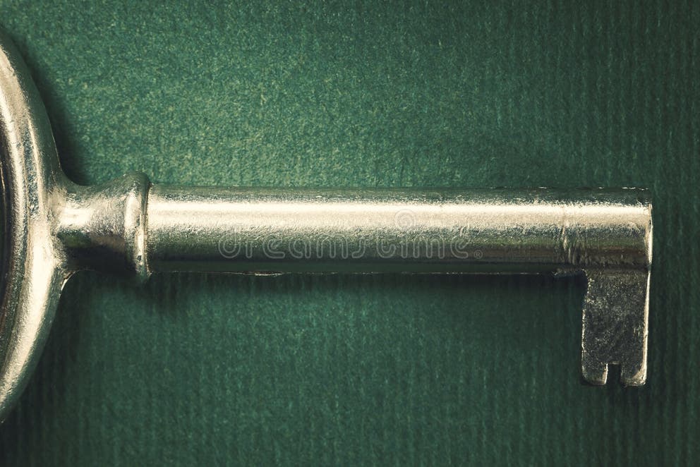 Vecchio tasto d'acciaio fotografia stock. Immagine di creativo - 55228386