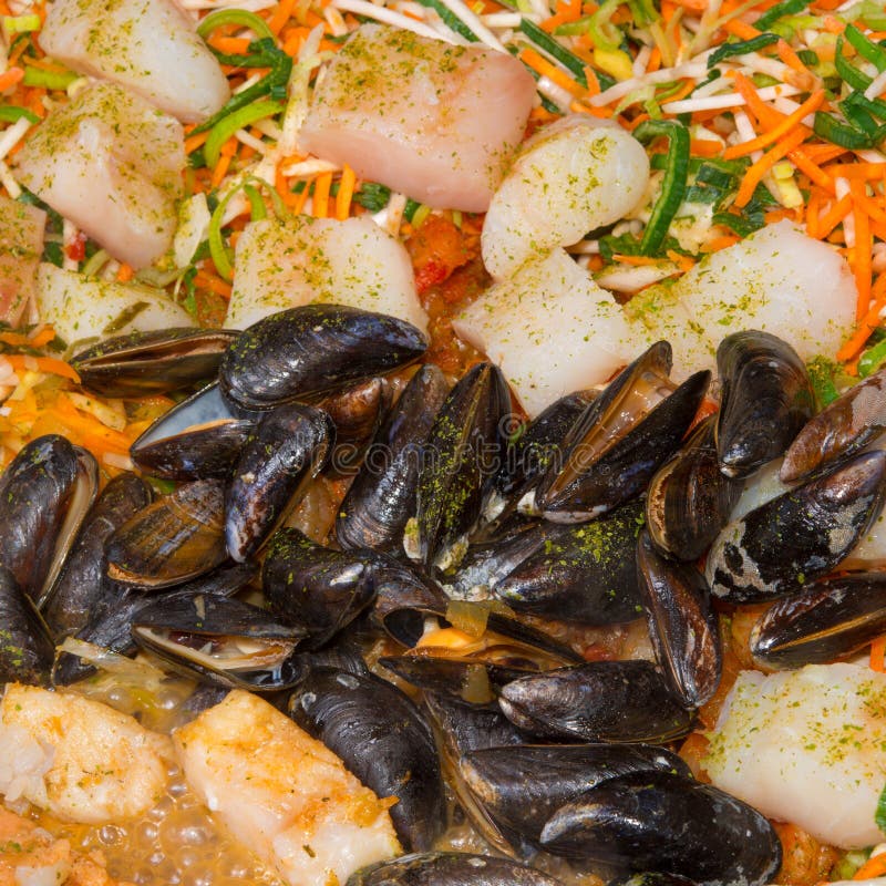 Vegetables with sea fruits stock image. Image of lunch - 32536561