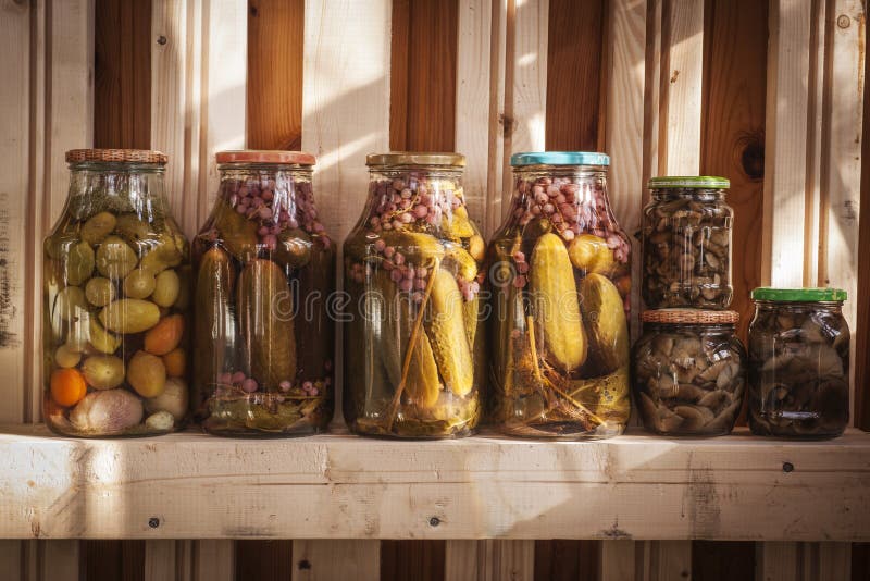 Vegetais Postos De Conserva Em Uns Frascos Imagem de Stock - Imagem de ...