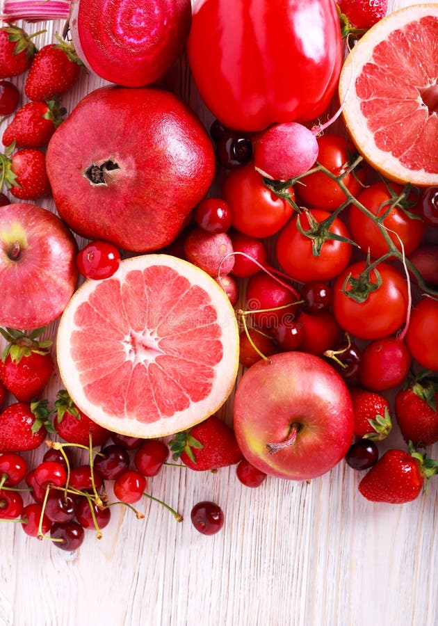 Vegetais Sortidos E Frutos Da Cor Vermelha Foto de Stock - Imagem de ...