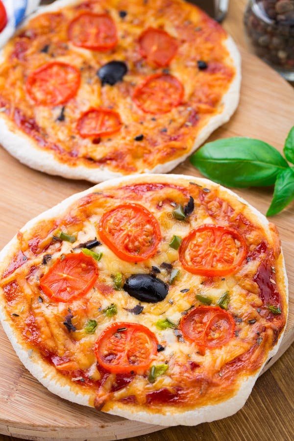 Vegetarian mini pizza stock photo. Image of tasty, veggie - 40506546