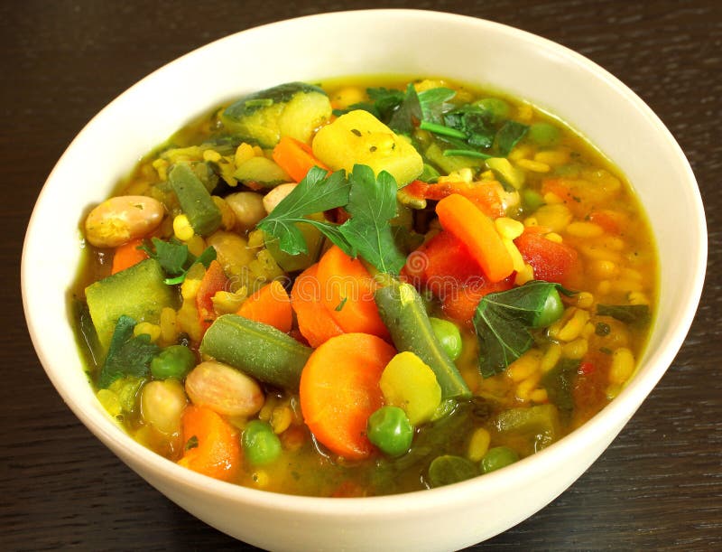 Vegetarische soep stock afbeelding. Image of smakelijk - 22521641