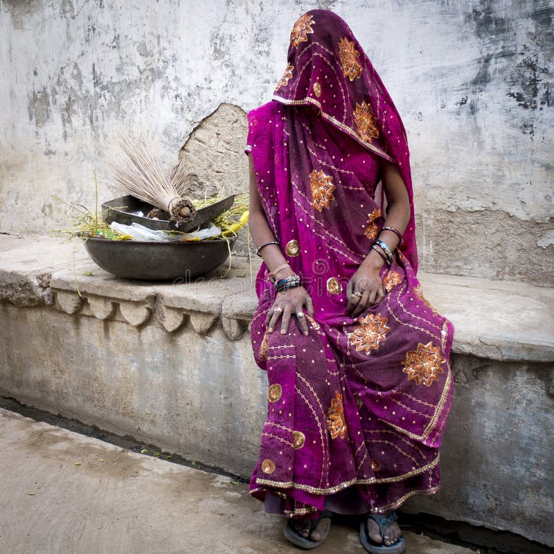 Veiled Indian Woman Posing. Editorial Photo - Image of tradition, bench ...