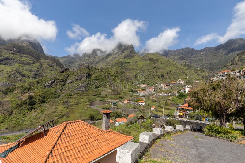 Veja a Passagem Boca Da Encumeada Na Ilha De Madeira Imagem de Stock ...