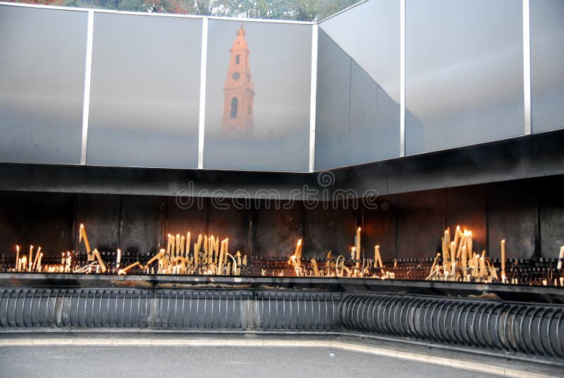 Velas No Santuário De Fatima Imagem de Stock - Imagem de legenda ...