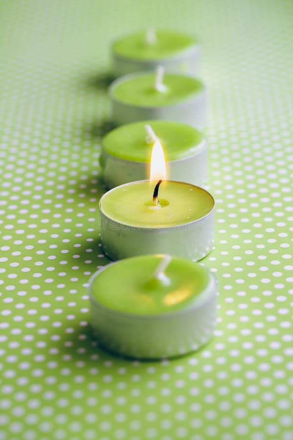 Velas verdes imagen de archivo. Imagen de vela, fieltro - 959763