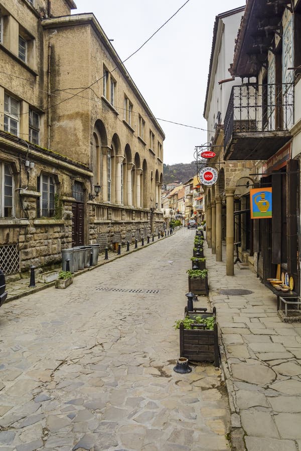 VELIKO TARNOVO, BULGARIA - APRIL 03, 2015: the Old Town of Veliko ... VELIKO TARNOVO, BULGARIA - APRIL 03, 2015: the Old Town of Veliko ...