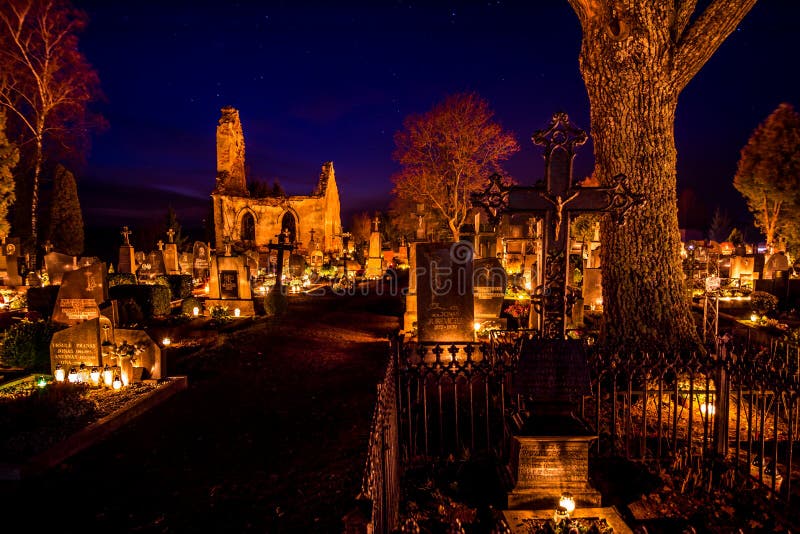 Veliuona Cemetery All Souls Night Editorial Image - Image of veliuona ...